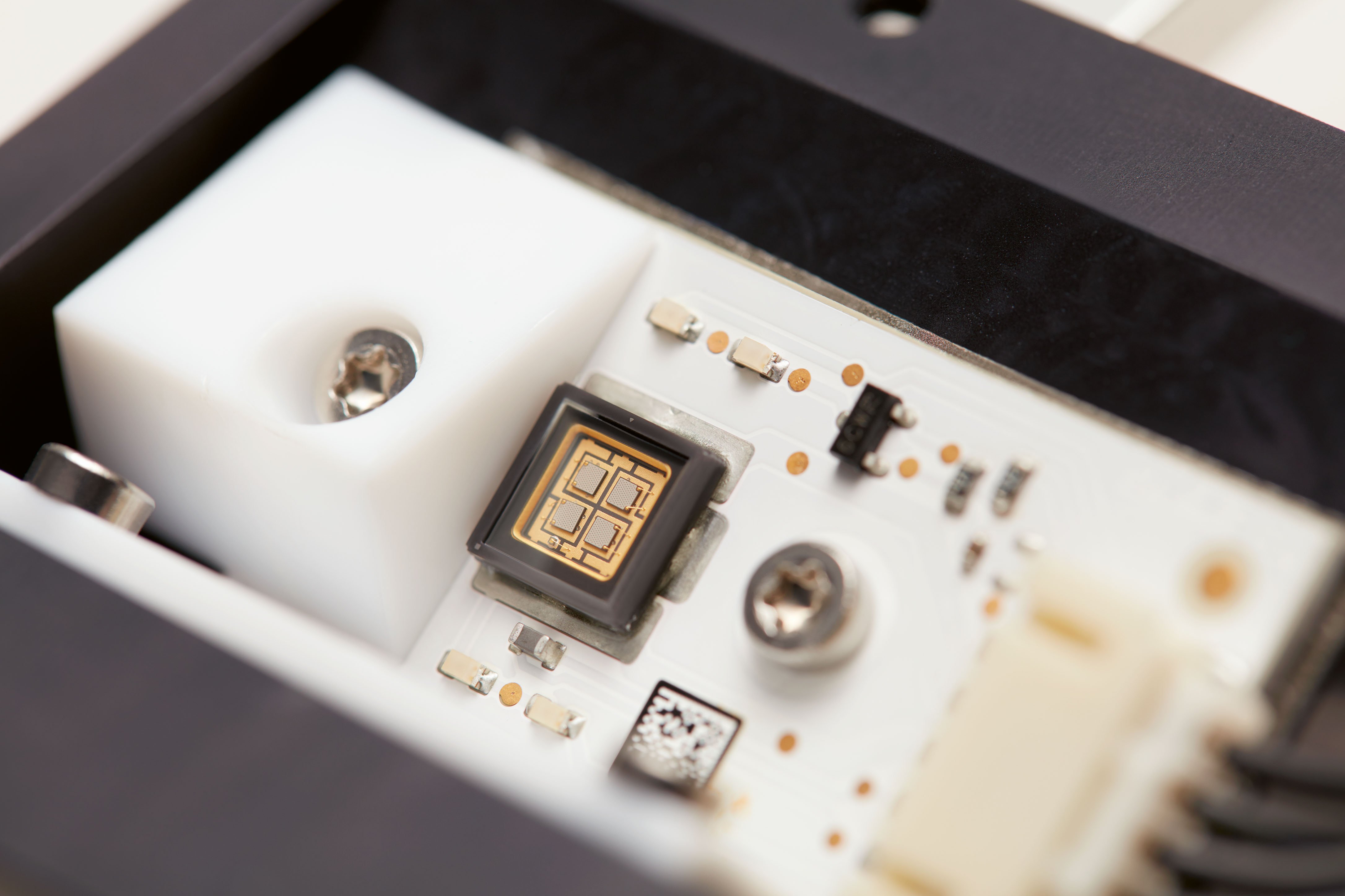 10 Advantages of UV LED Technology for PCR-Grade Decontamination